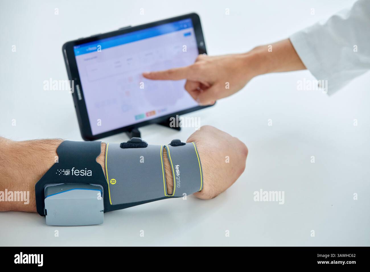 The rehabilitation device based on functional electrical stimulation ...