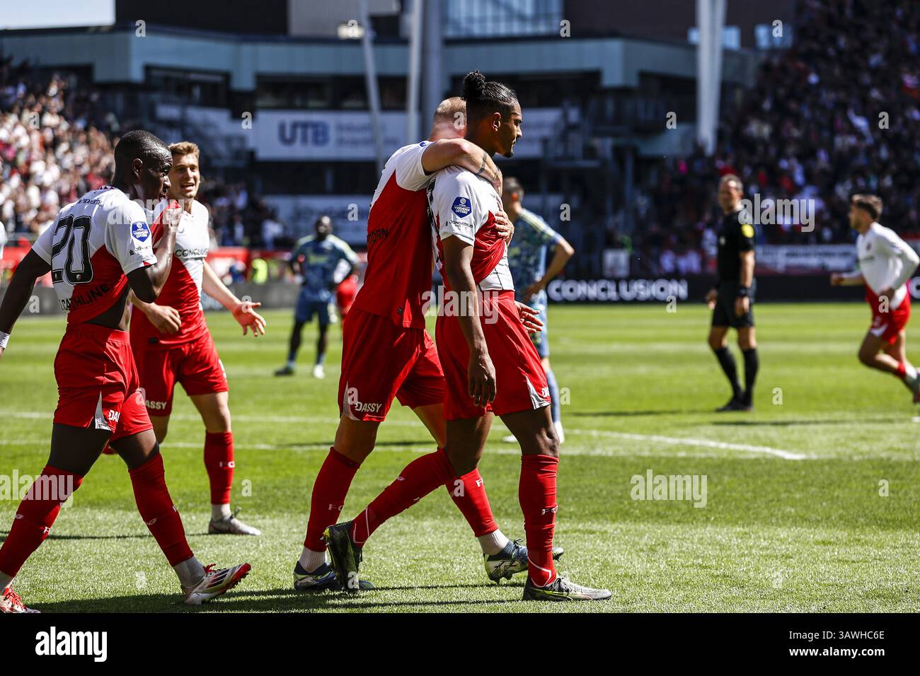 UTRECHT - (l-r) Yoann Cathline of FC Utrecht, Mike van der Hoorn of FC ...