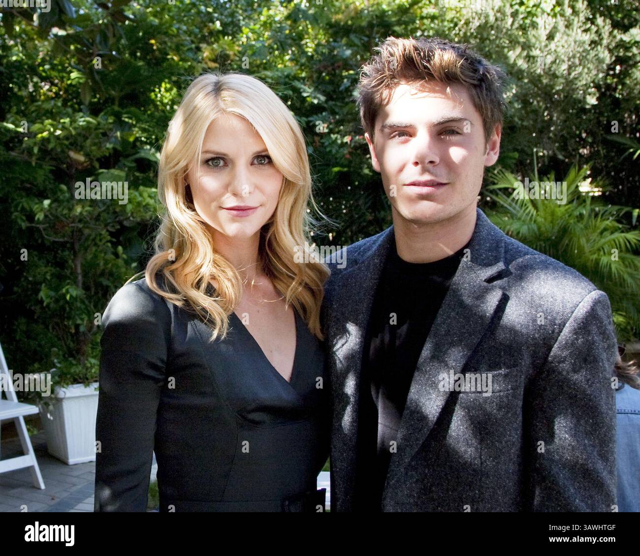 November 17, 2009 - Hollywood, California, U.S. - Actors Zac Efron and ...