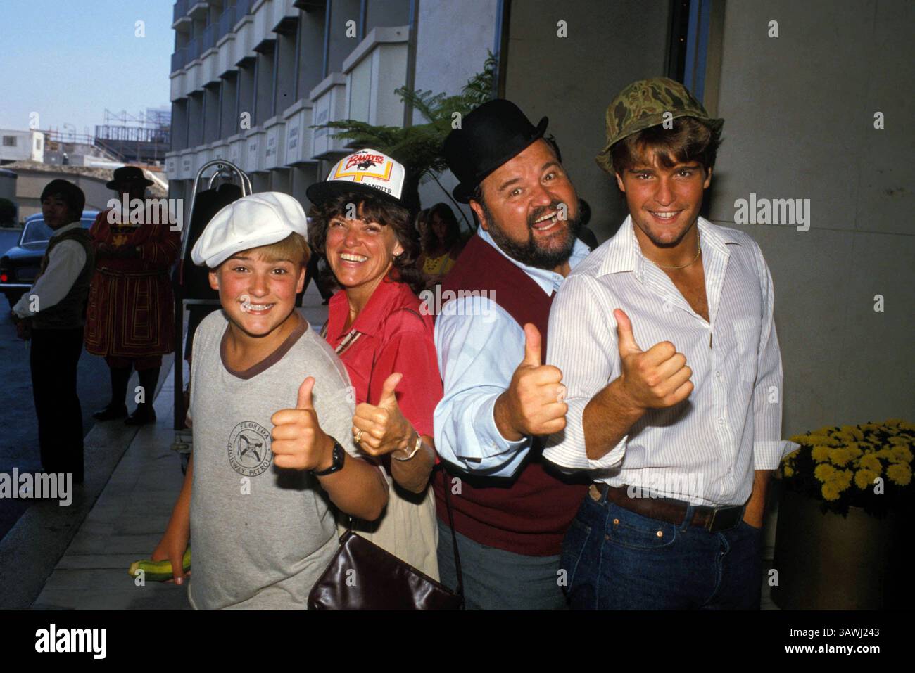 DOM DELUISE.with wife CAROL ARATA ARTHUR , sons PETER DELUISE (17) and ...