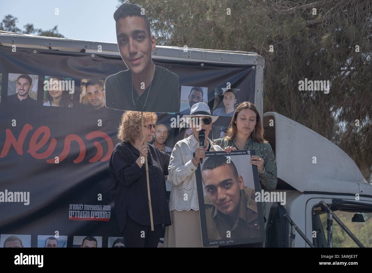 Nir Oz, Tel Aviv, Israel. 19th Apr, 2025. Family members of the ...