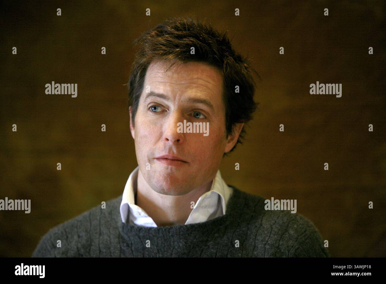 Young hugh grant hi-res stock photography and images - Alamy