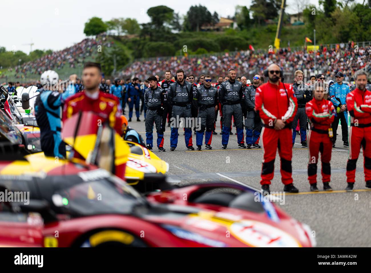 Imola, Italie. 20th Apr, 2025. Mechanics in the grid during the 6 Hours ...