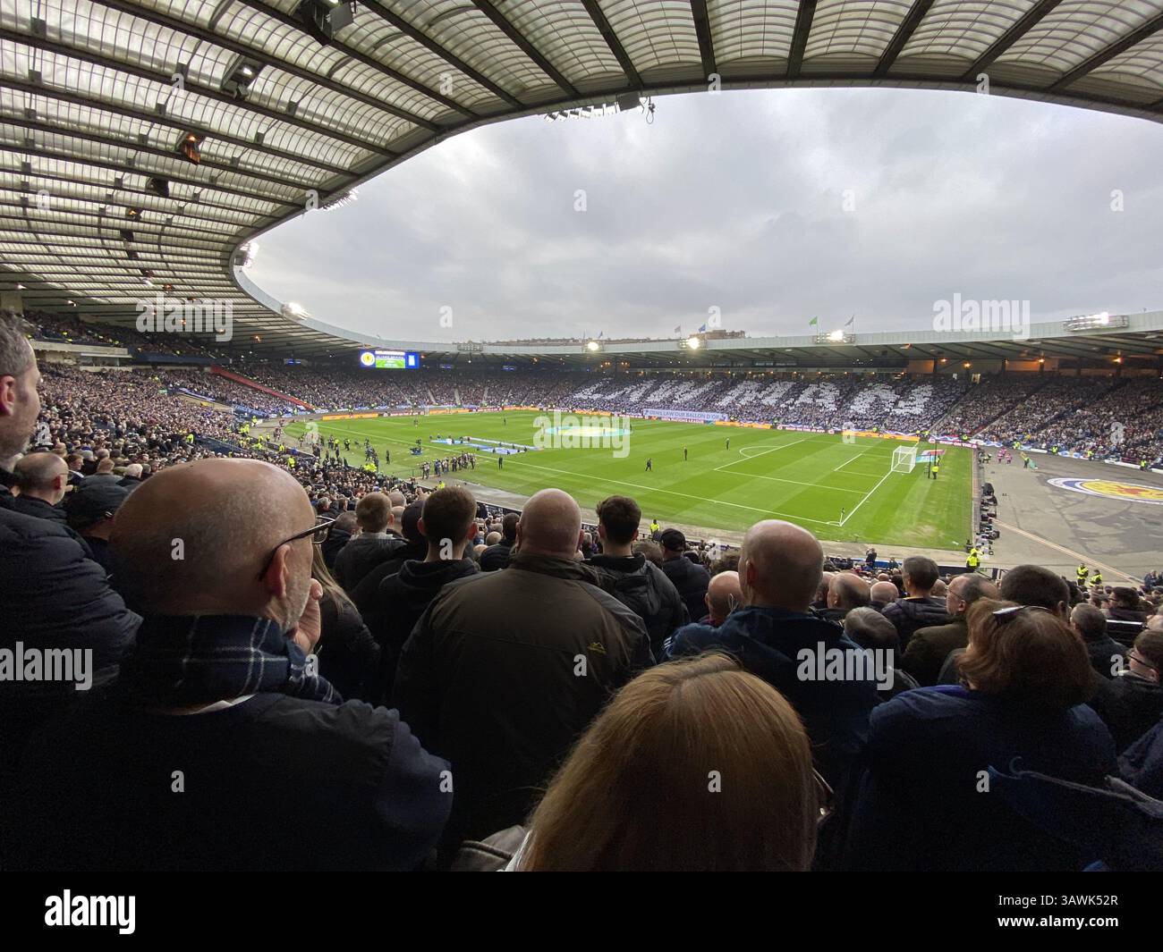 Hampden park football crowd hi-res stock photography and images - Alamy