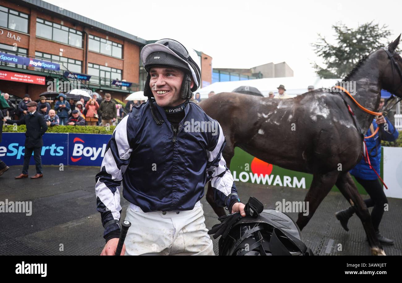 Jockey Jonathan Burke celebrates after riding Hillsdale to victory in ...