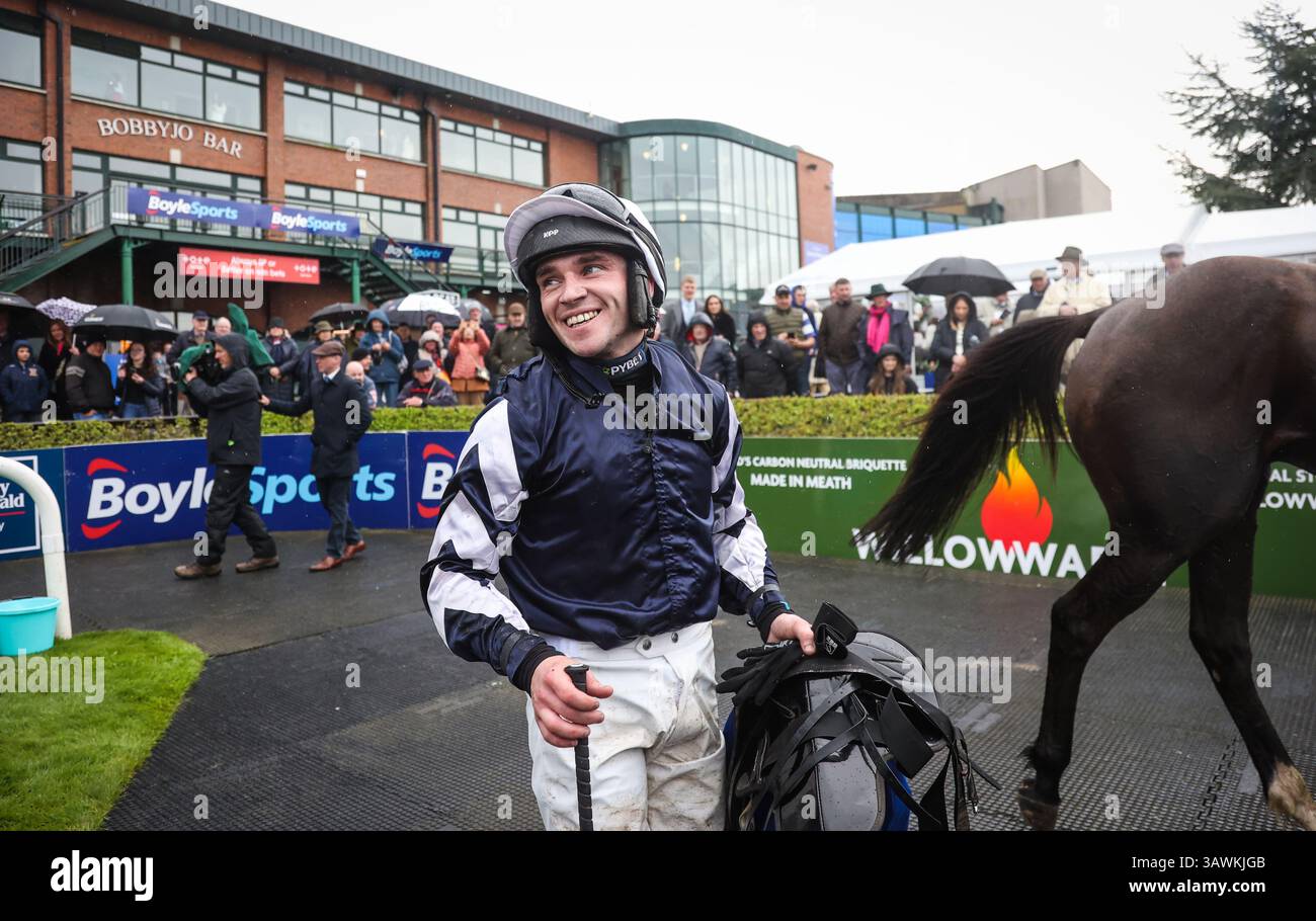 Jockey Jonathan Burke celebrates after riding Hillsdale to victory in ...