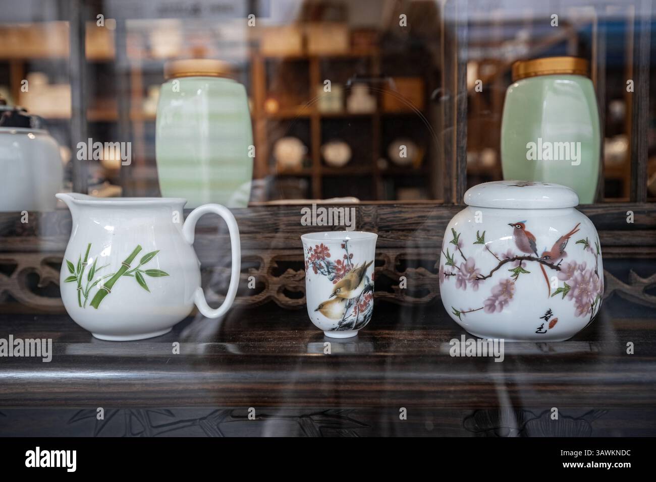 Tea set, chinese tea utensils in the shop window in Seoul South Korea ...