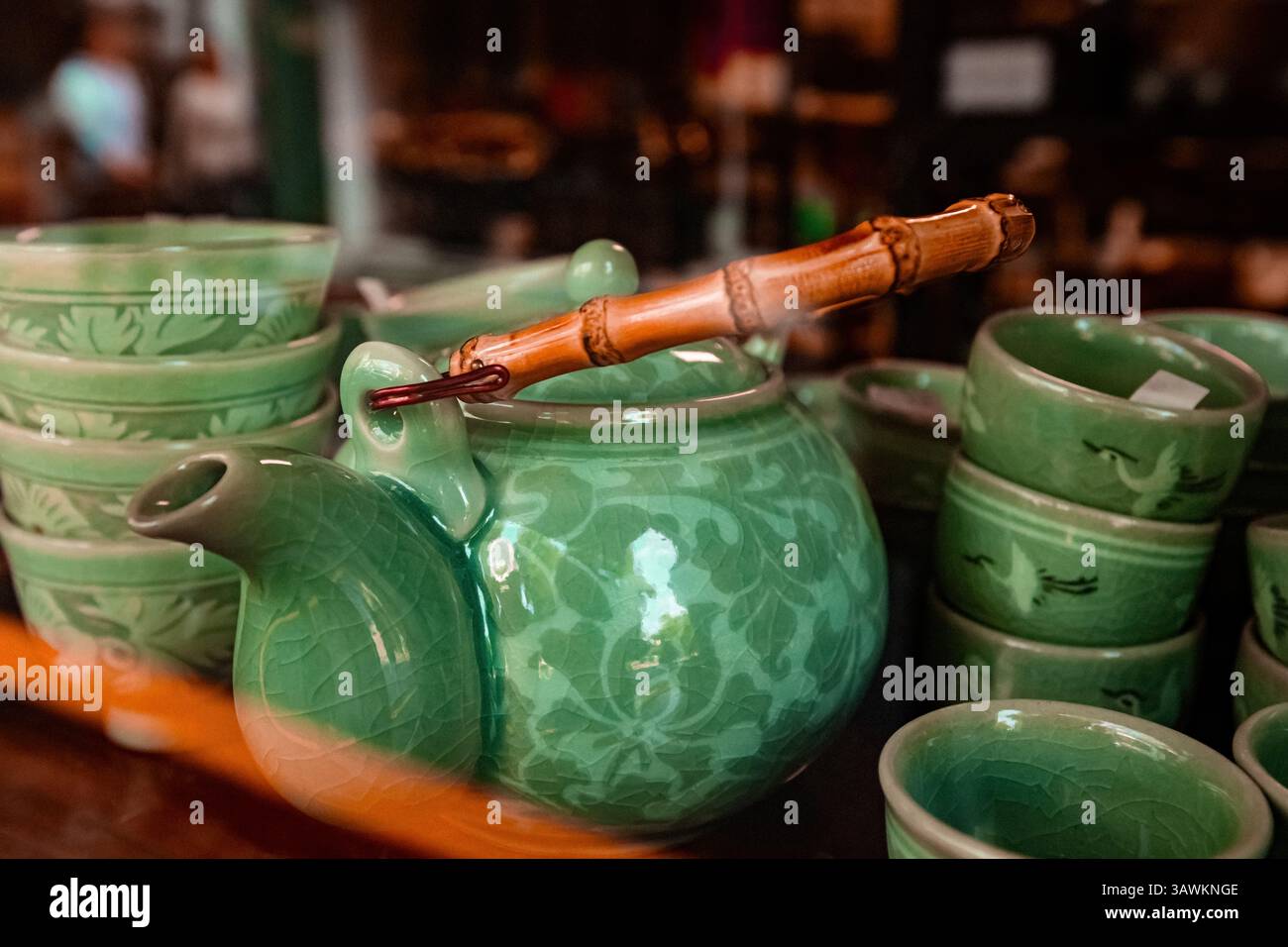 Tea set, chinese tea utensils in the shop window in Seoul South Korea ...