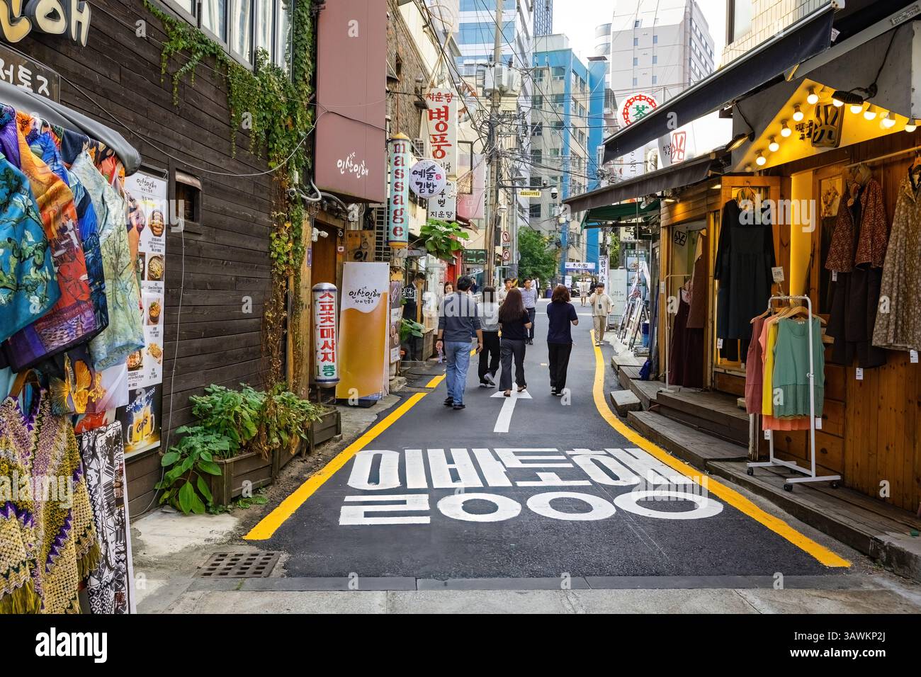 Shopping area in Itaewon-dong district famous commercial district in ...