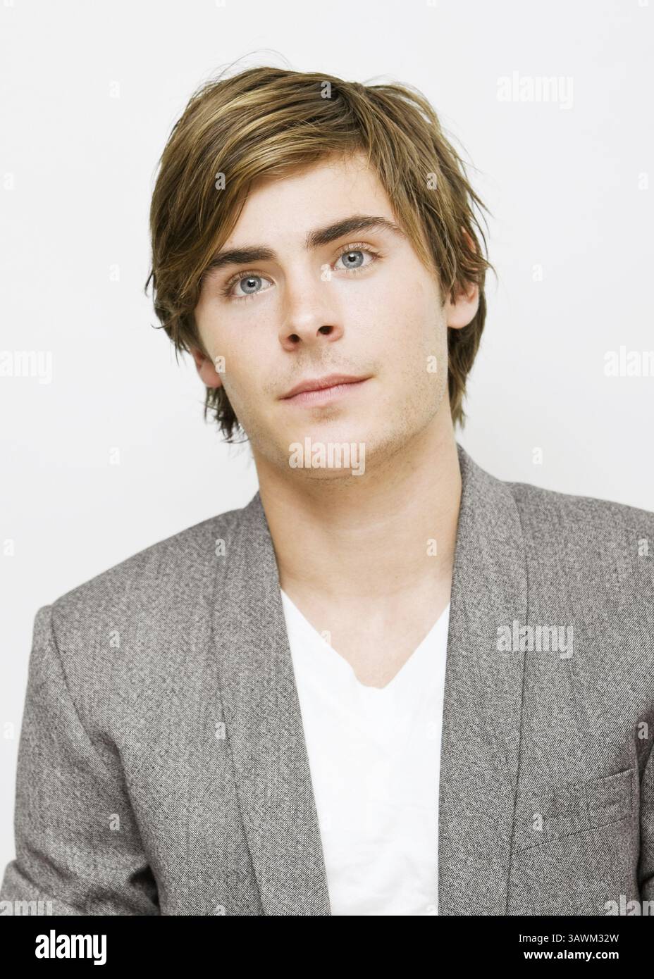 October 12, 2008 - Hollywood, California, U.S. - Zac Efron promoting ...