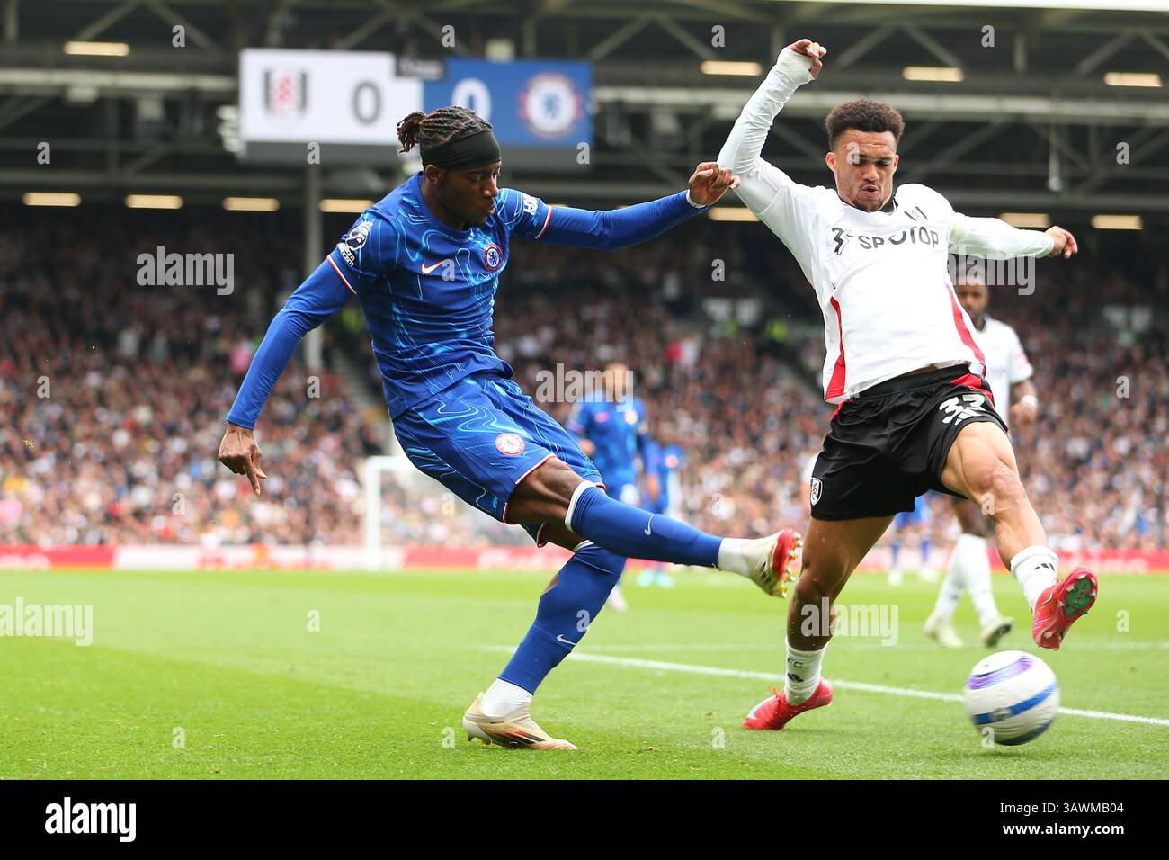 Craven Cottage, Fulham, London, UK. 20th Apr, 2025. Premier League Football, Fulham versus ...