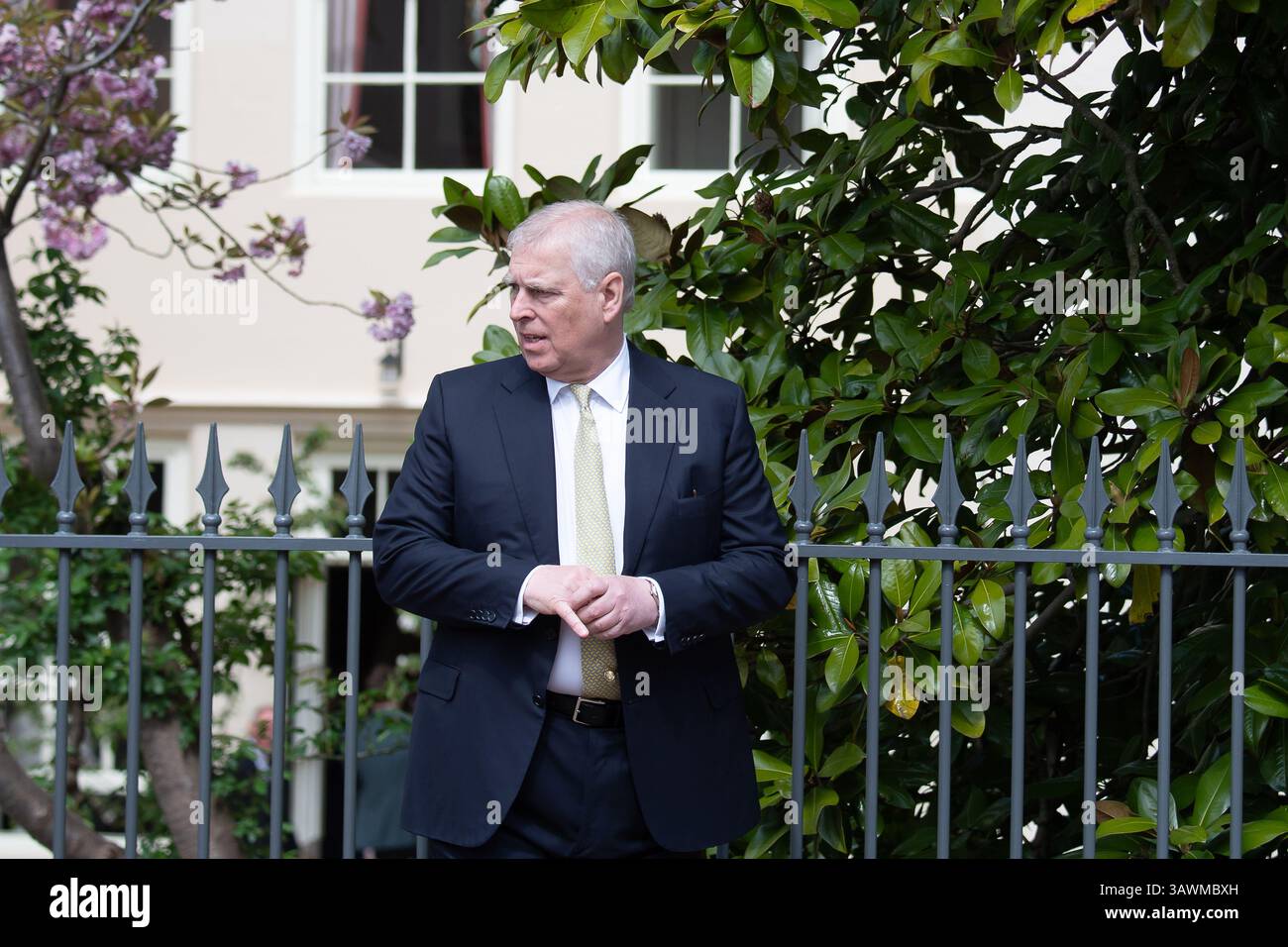 Prince andrew leaves windsor castle hi-res stock photography and images ...
