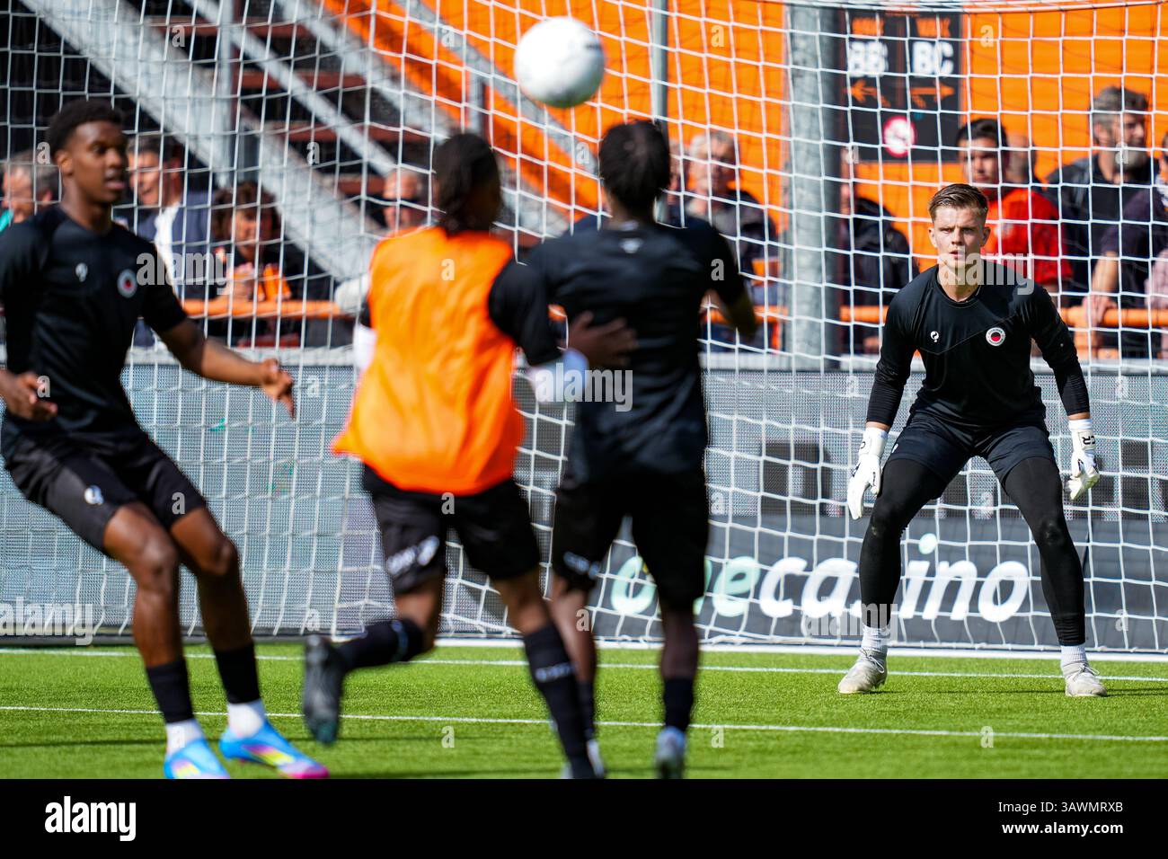 Volendam - Goalkeeper Calvin Raatsie of Excelsior Rotterdam during the ...