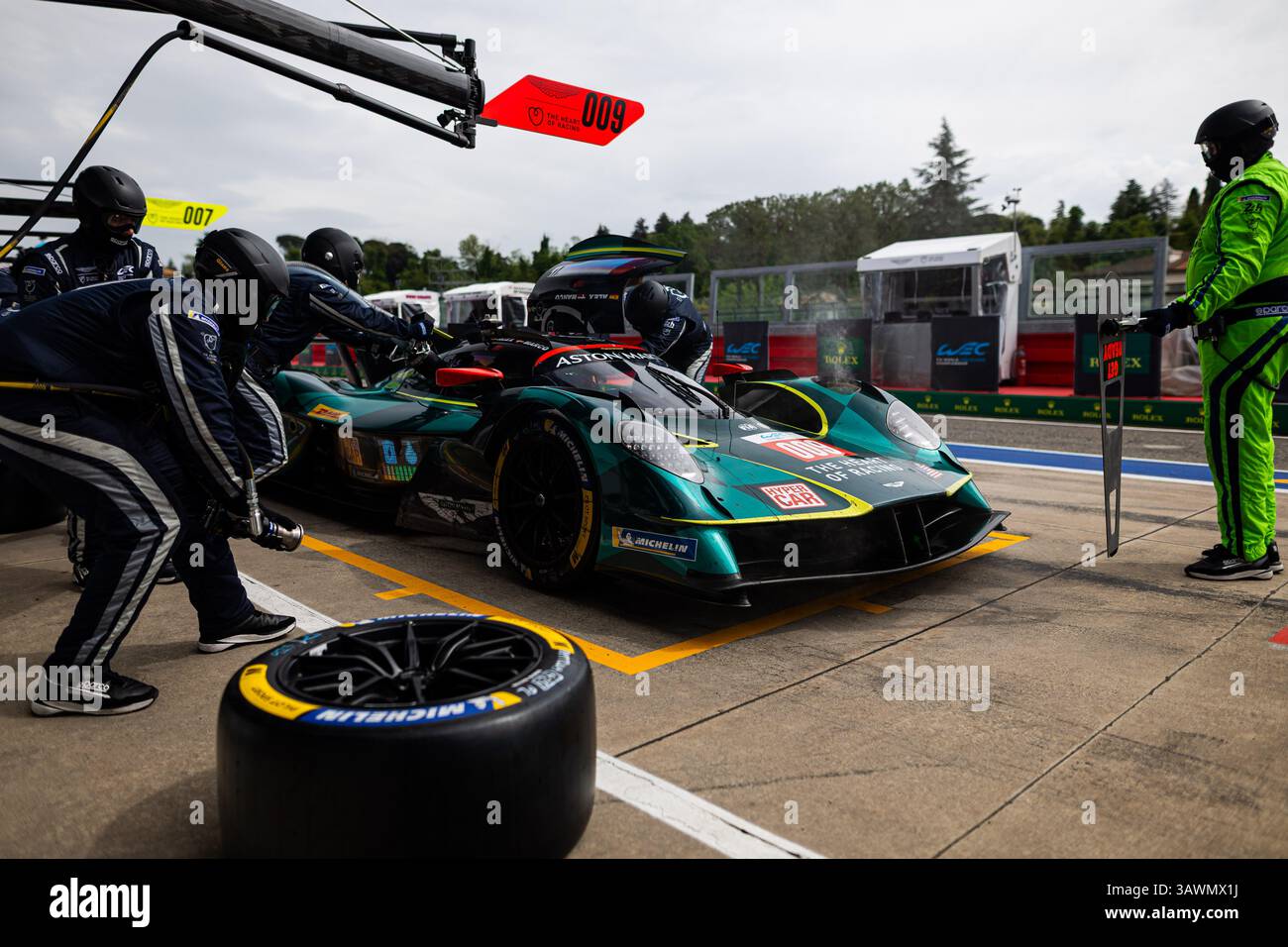 009 RIBERAS Alex (spa), SORENSEN Marco (dnk), Aston Martin THOR Team, Aston Martin Valkyrie #009 ...