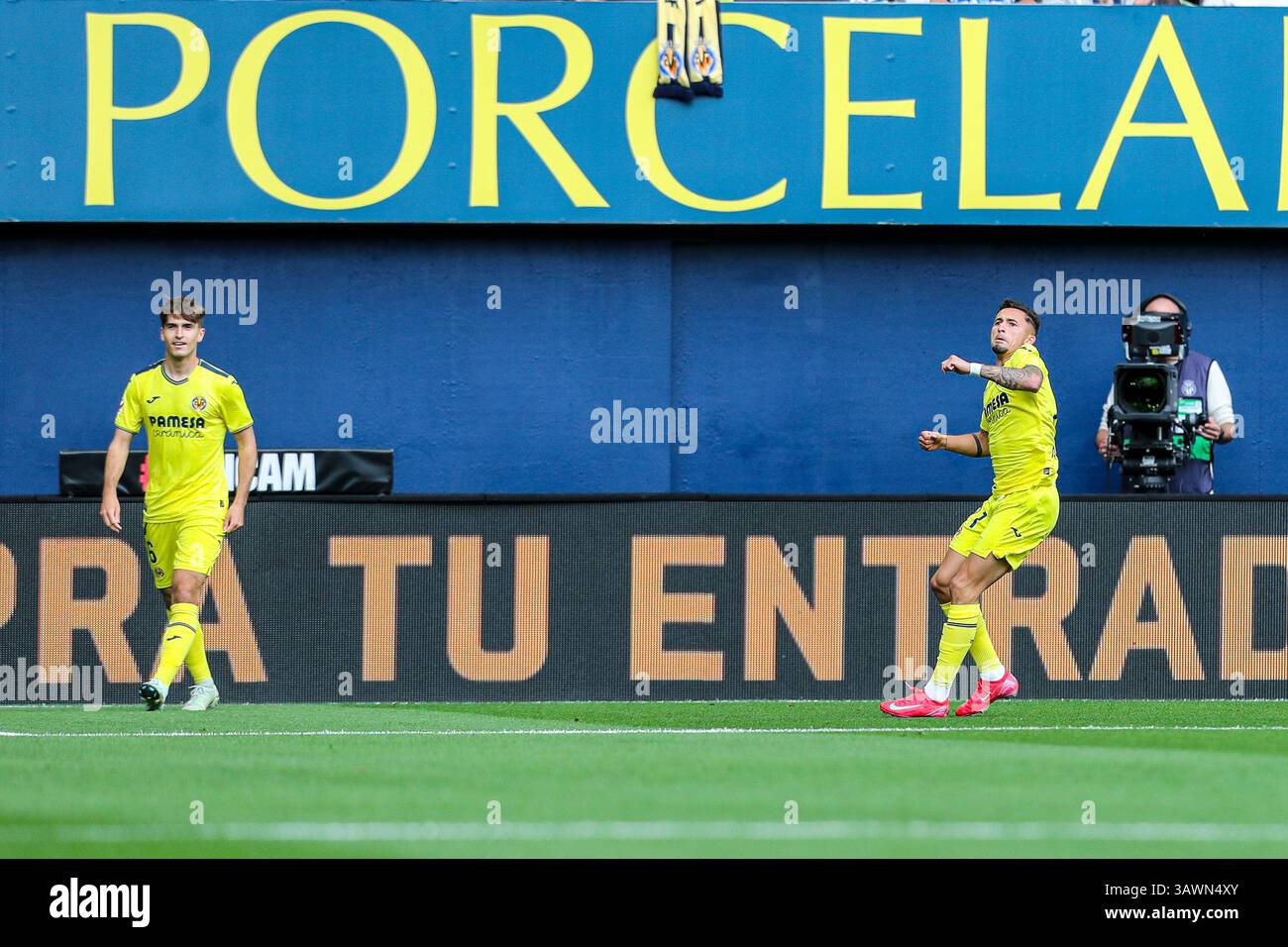 Yeremy Pino of Villarreal CF celebrates a goal during the Spanish ...