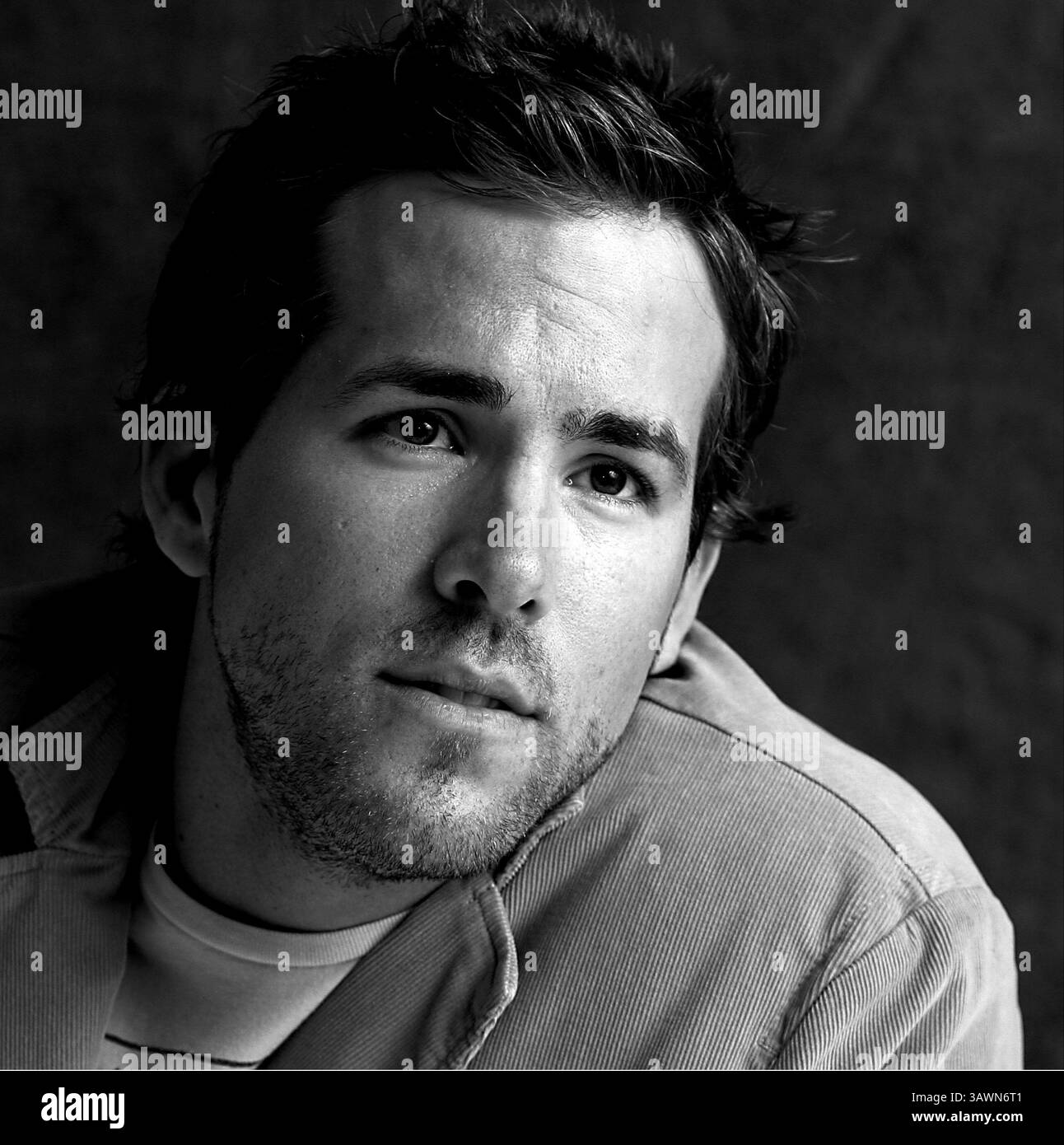 November 20, 2004 - Hollywood, California, U.S. - Ryan Reynolds ...