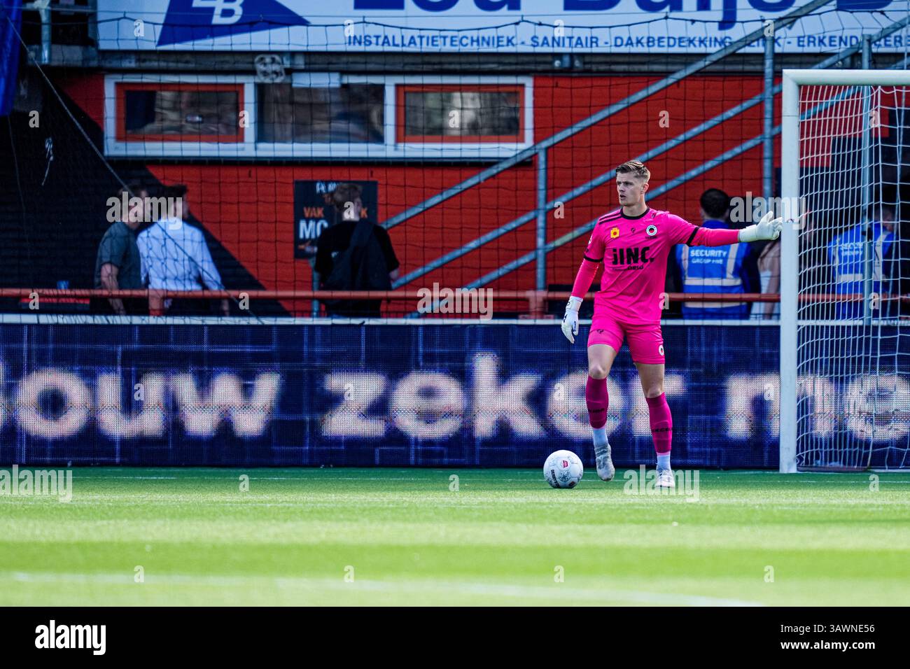 Volendam - Goalkeeper Calvin Raatsie of Excelsior Rotterdam during the ...