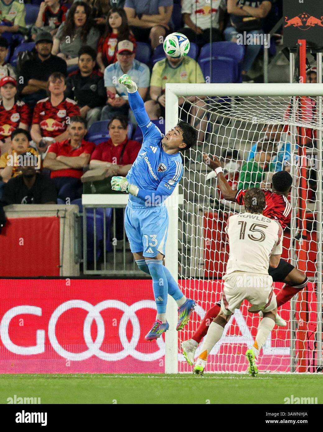 Harrison, New Jersey, USA. 19th Apr, 2025. D.C. United goalkeeper LUIS ...