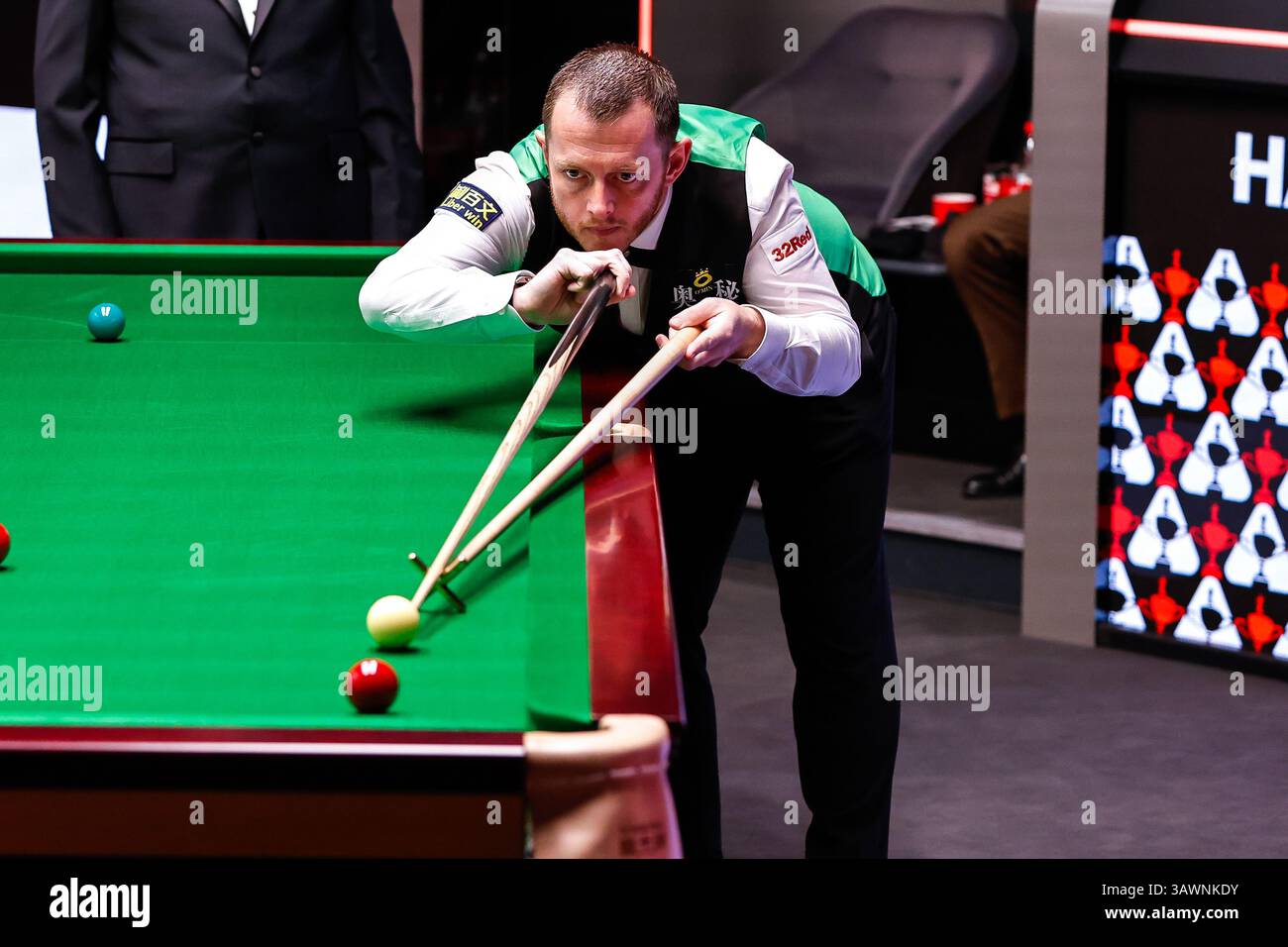 Mark Allen prepares a shot during the 2025 Halo World Snooker ...