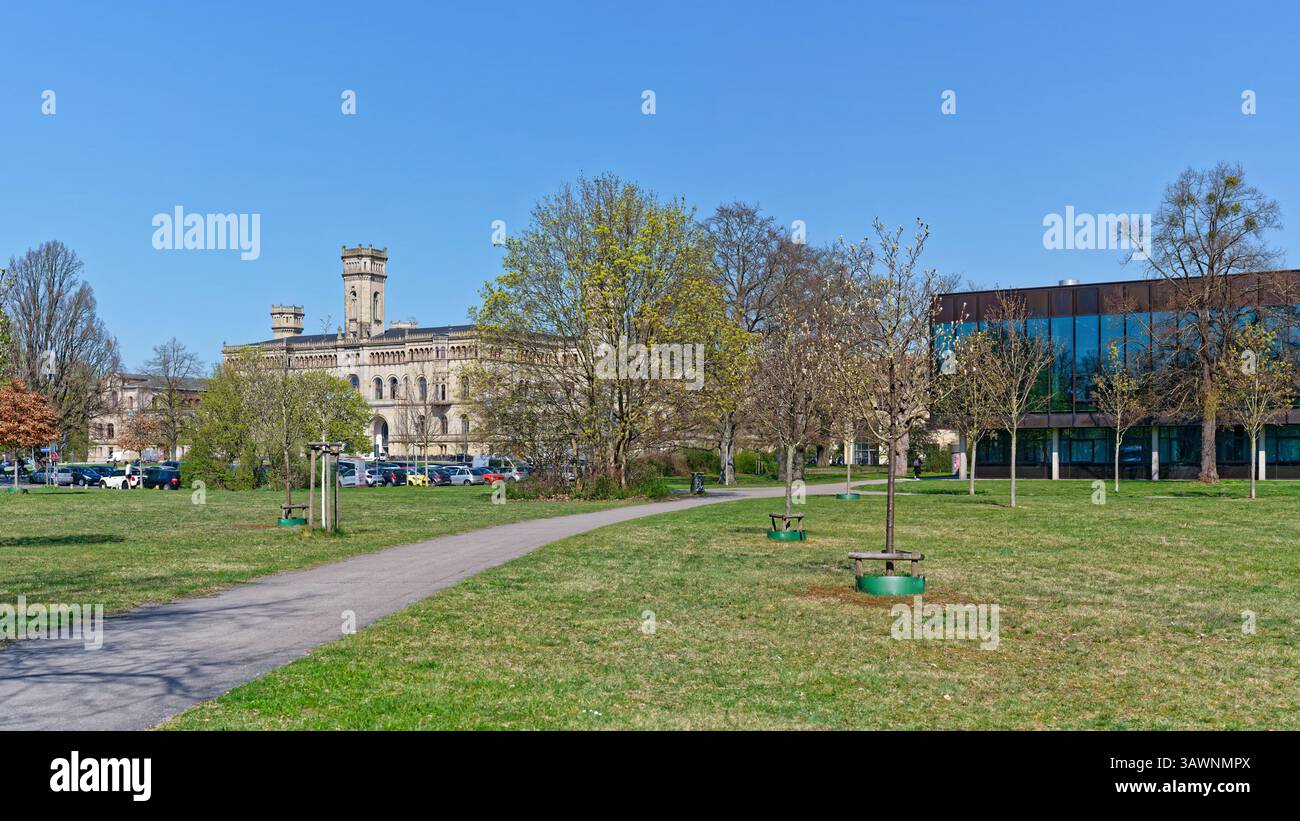 HQ Panoama - View of the Leibniz University campus in Hanover with the ...