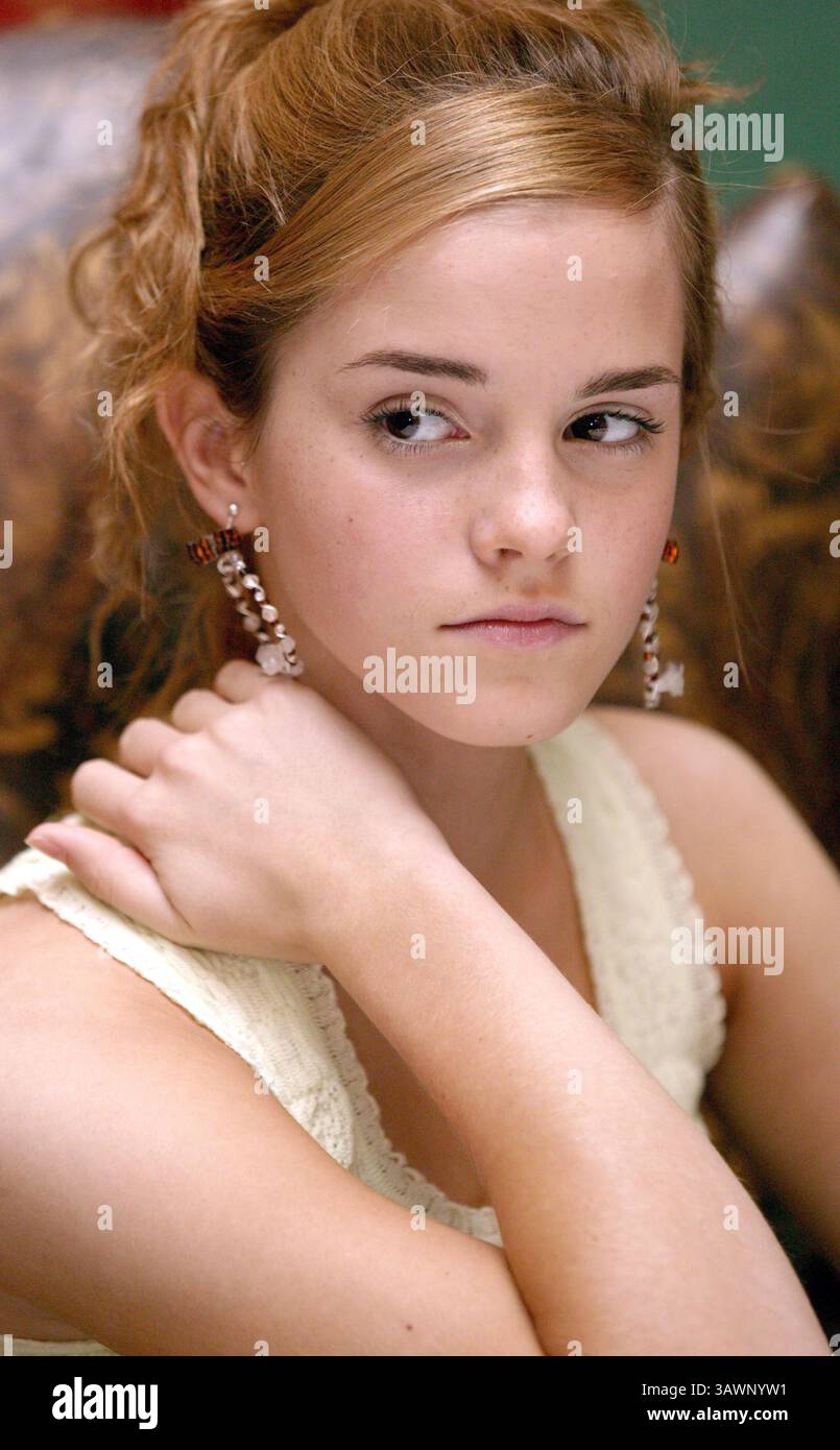 Emma watson 2004 hi-res stock photography and images - Alamy