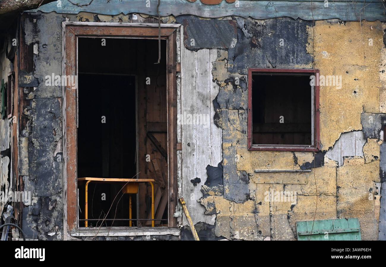 Abrisshaus, Immobilie, aufgenommen in Eichenau, Bayern, am 12. Februar ...