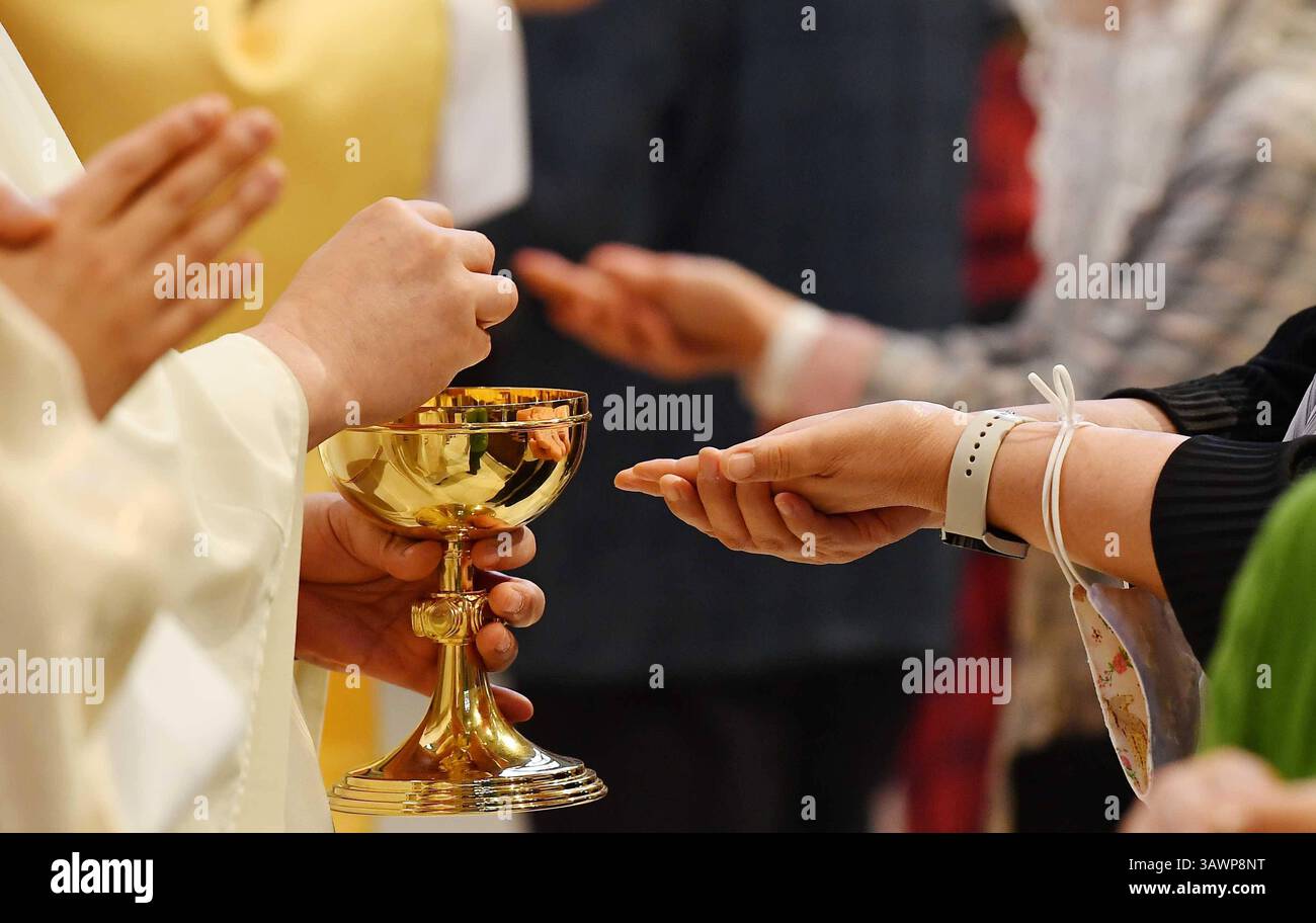 Easter Mass in South Korea Christians attend an Easter Mass at the ...