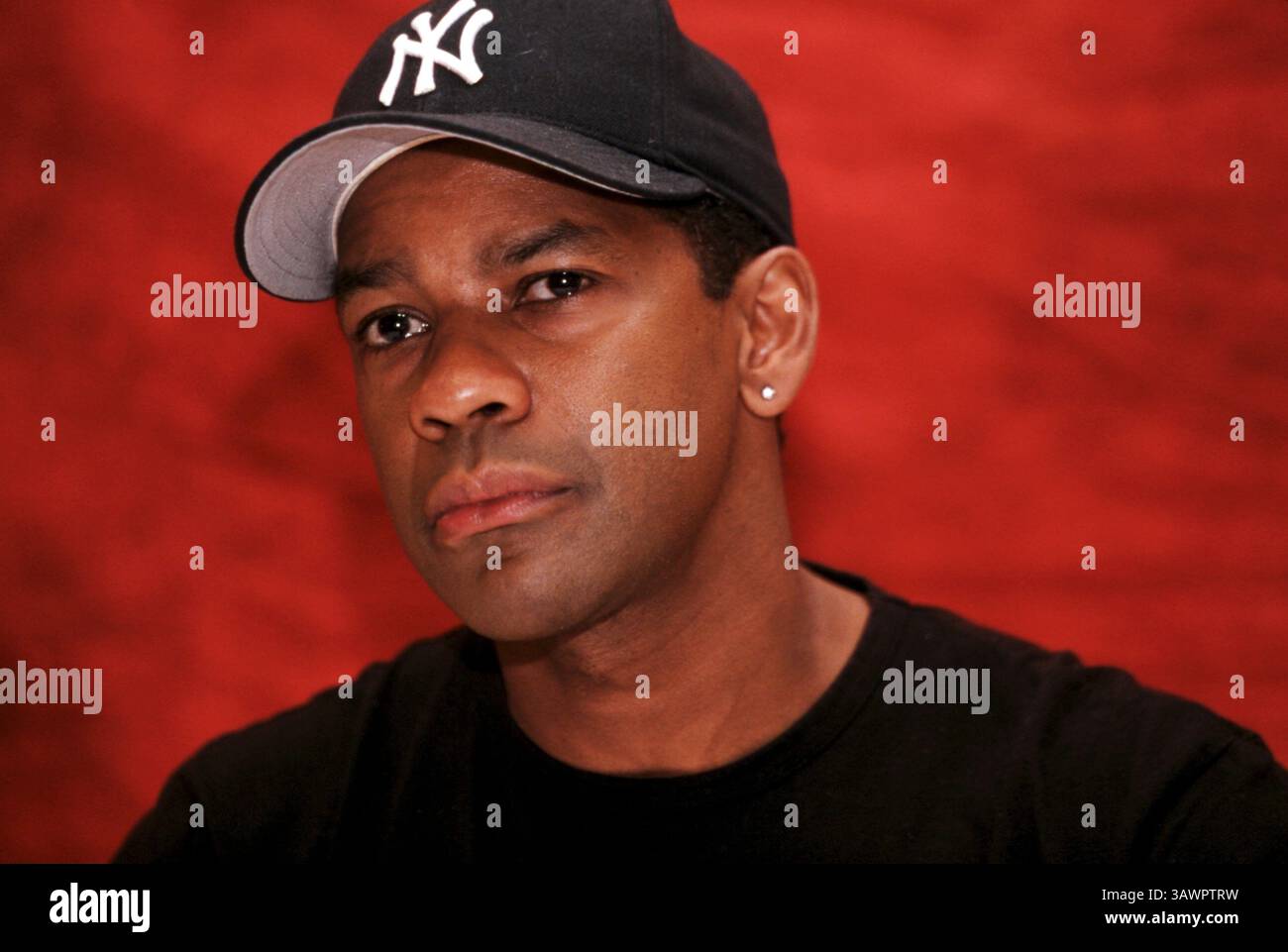 November 16, 2002 - Hollywood, California, U.S. - Denzel Hayes ...
