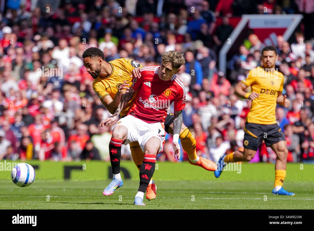 MANCHESTER, ENGLAND - APRIL 20: Alejandro Garnacho of Manchester United ...