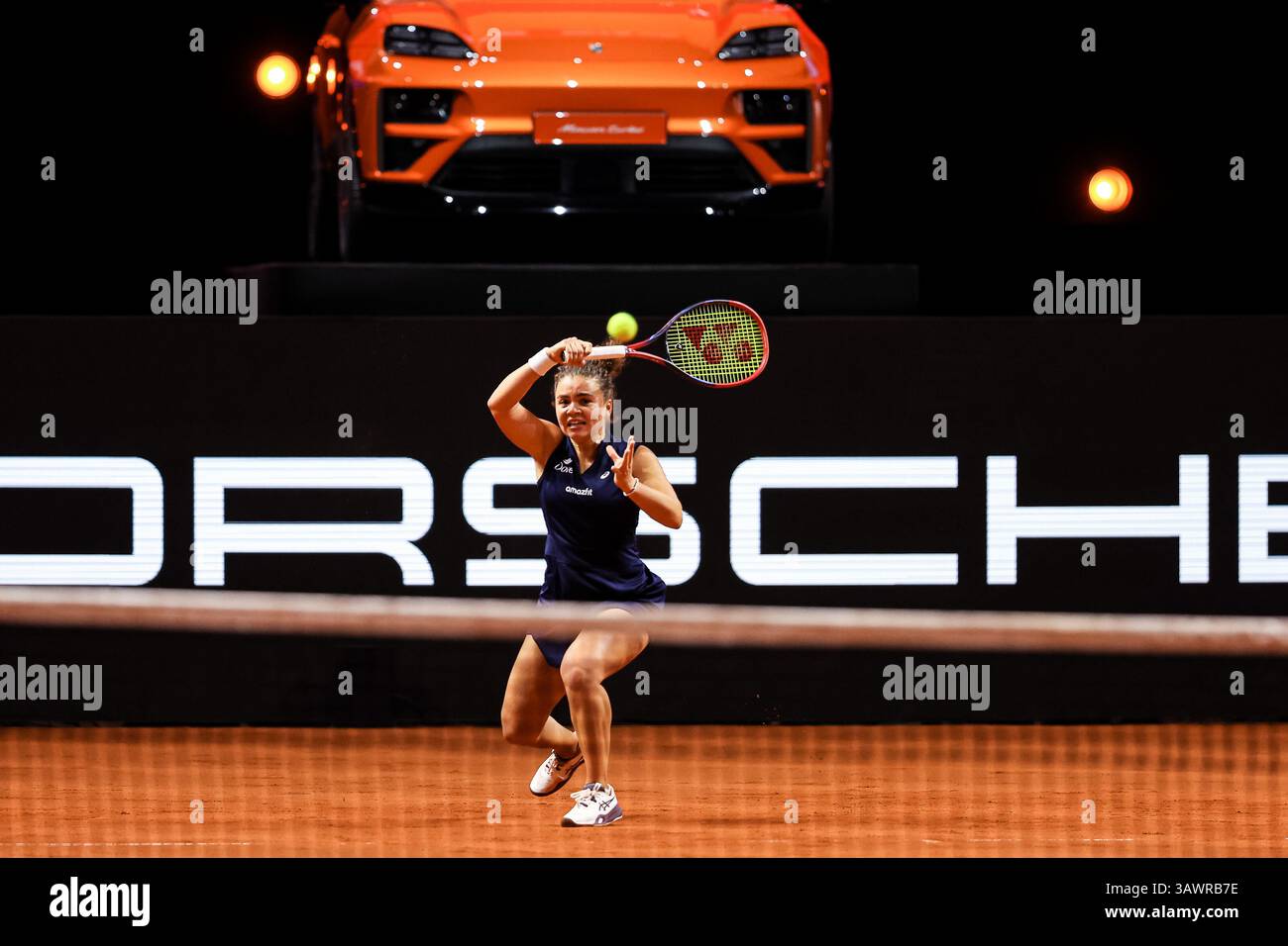 Stuttgart, Deutschland. 20th Apr, 2025. Im Bild Jasmine Paolini ITA Halbfinale Aryna Sabalenka ...