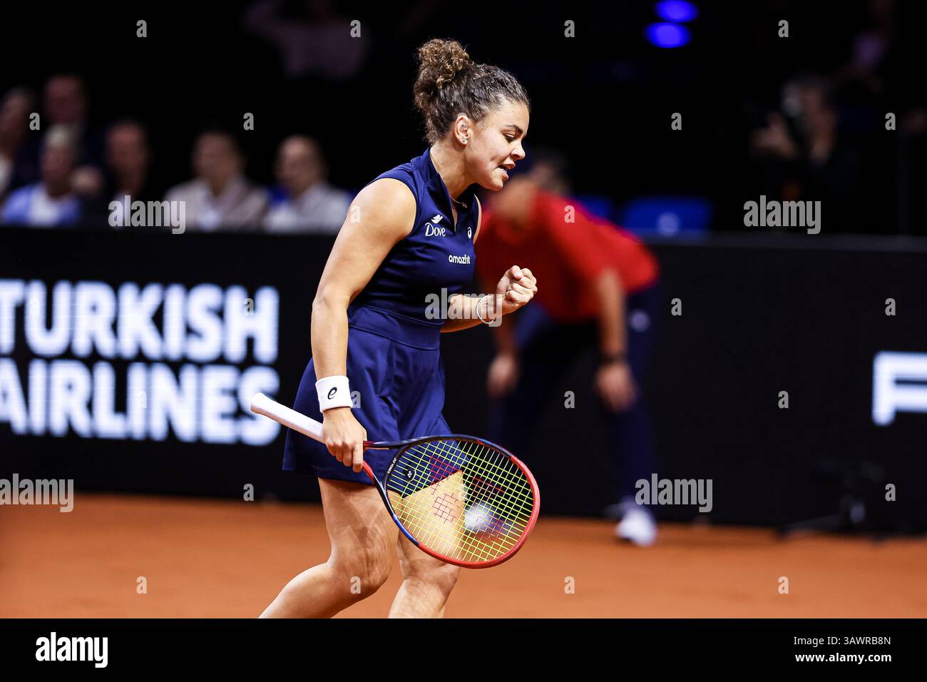 Stuttgart, Deutschland. 20th Apr, 2025. Im Bild Jasmine Paolini ITA Halbfinale Aryna Sabalenka ...