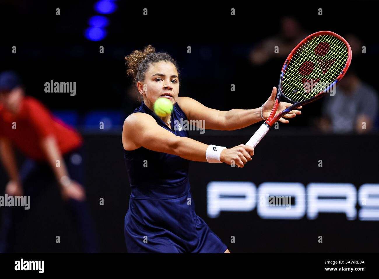 Stuttgart, Deutschland. 20th Apr, 2025. Im Bild Jasmine Paolini ITA Halbfinale Aryna Sabalenka ...
