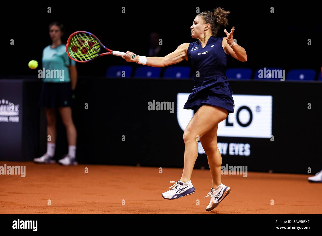 Stuttgart, Deutschland. 20th Apr, 2025. Im Bild Jasmine Paolini ITA Halbfinale Aryna Sabalenka ...