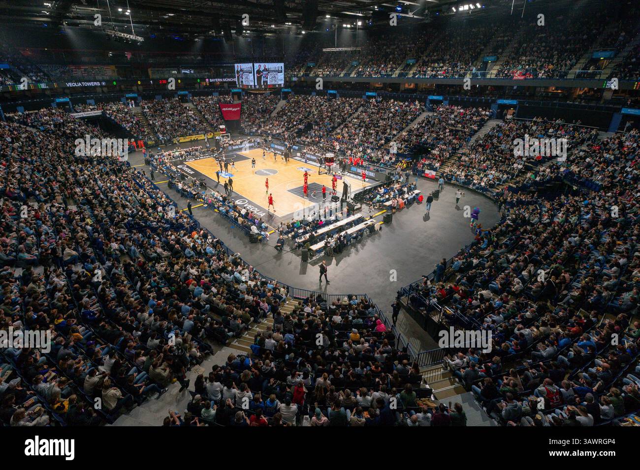 Hamburg, Deutschland. 20th Apr, 2025. Barclays Arena, Zuschauer ...