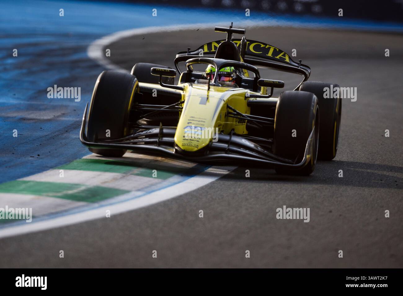 01 FORNAROLI Leonardo (ita), Invicta Racing, Dallara F2 2024, action ...