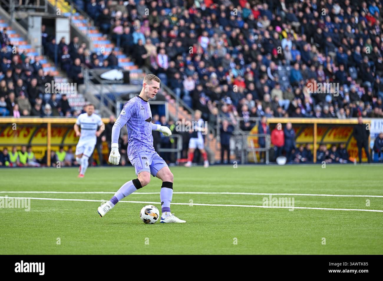 Falkirk, Scotland, UK. 19th April, 2025. Falkirk goalkeeper Nicky ...