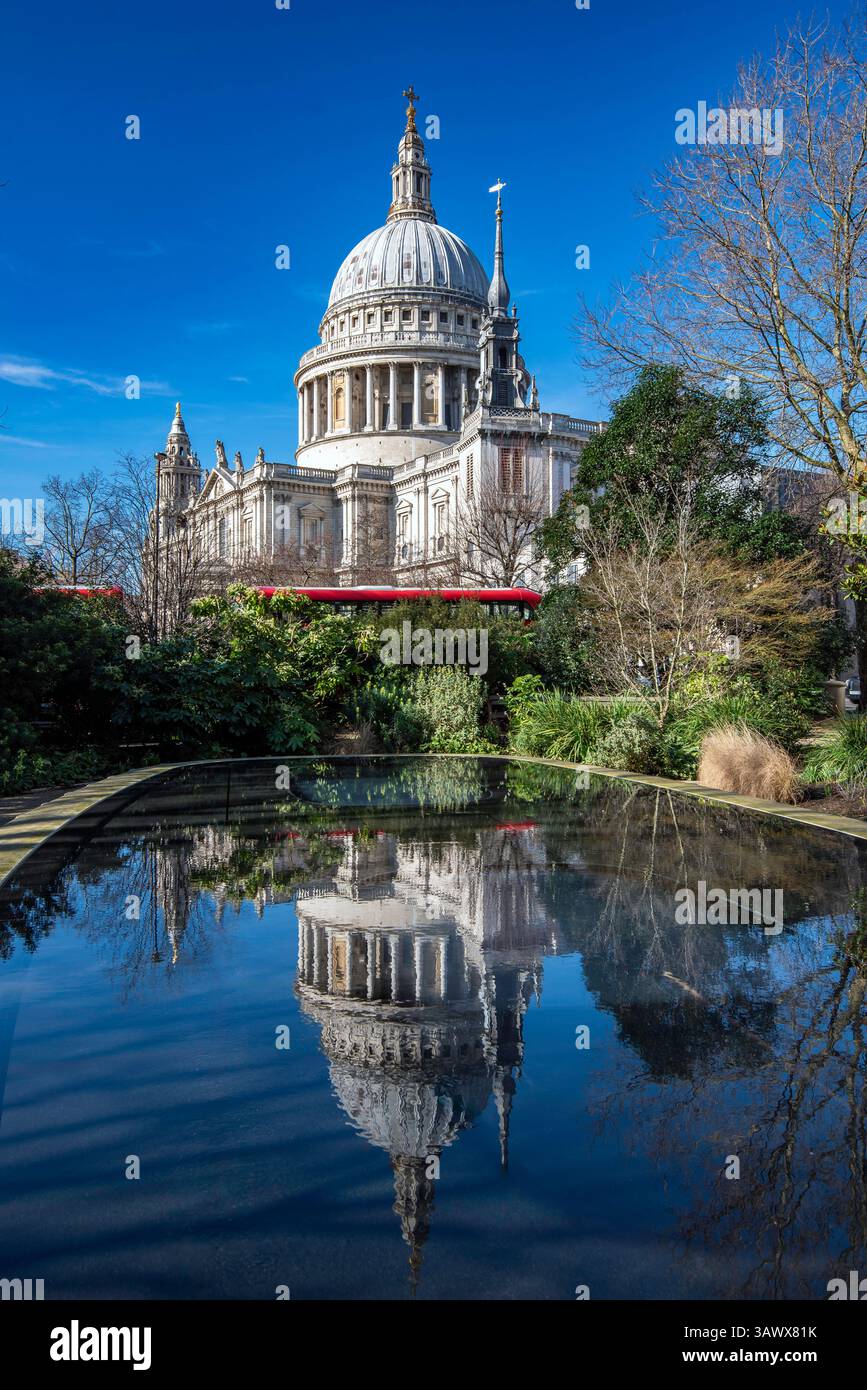 St Paul’s Cathedral in London reflected beautifully in a still pond ...