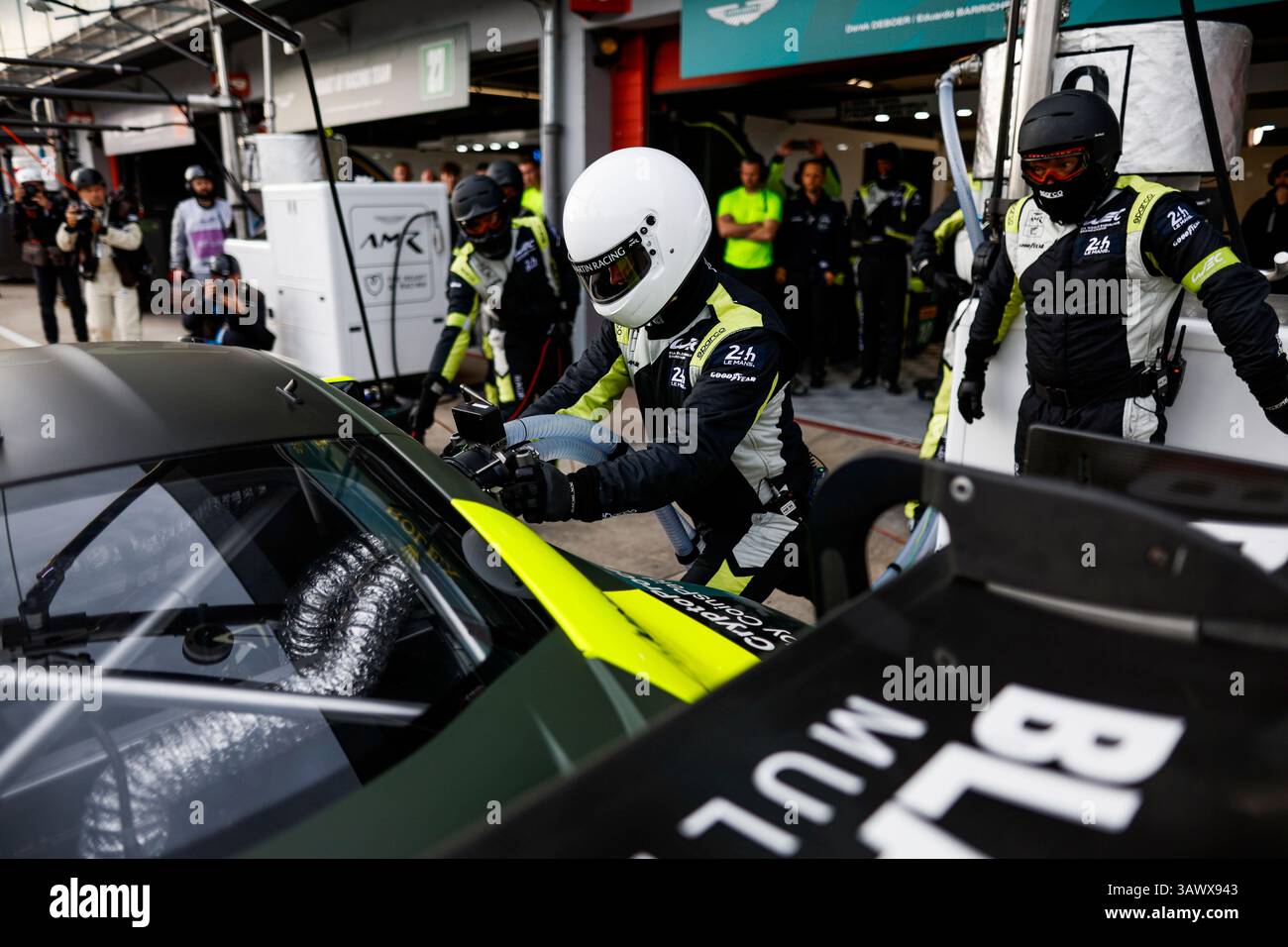 Imola, Italie. 20th Apr, 2025. 10 BARRICHELLO Eduardo (bra), DEBOER ...
