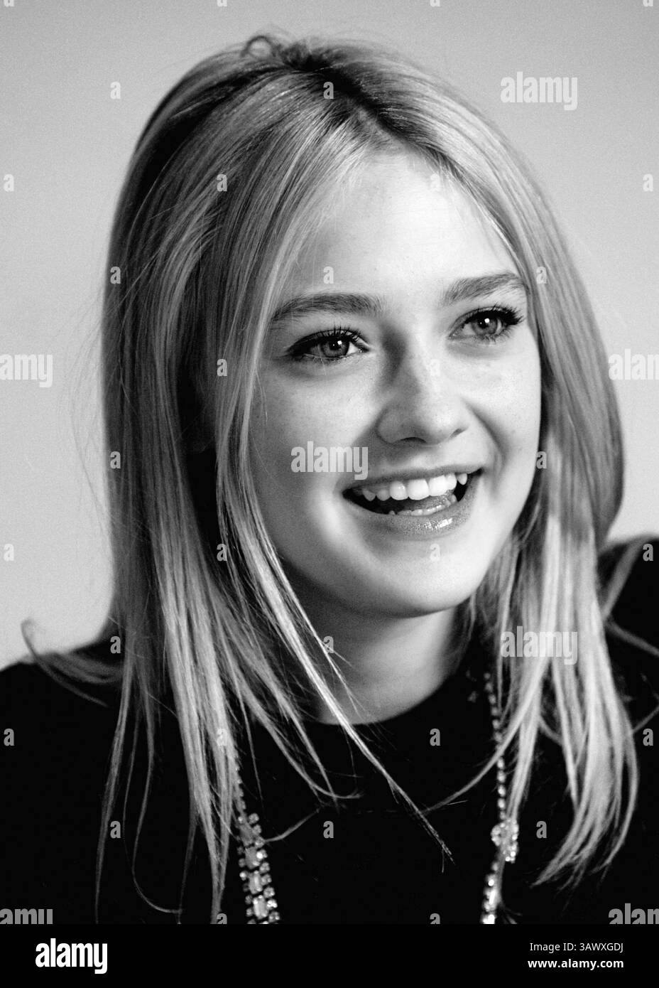 Twilight saga Black and White Stock Photos & Images - Alamy