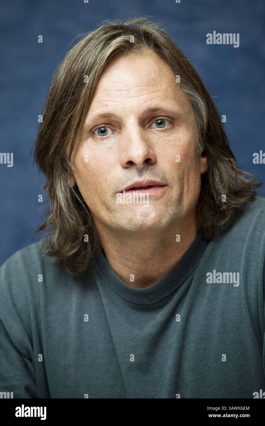 November 7, 2009 - Hollywood, California, U.S. - Viggo Mortensen ...