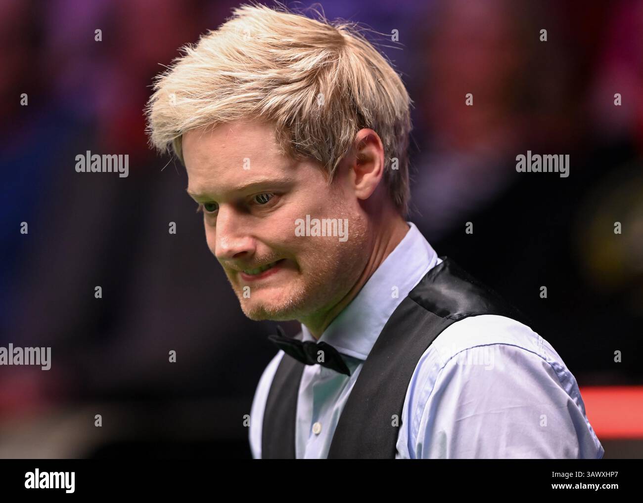 Sheffield, UK. 20th Apr, 2025. Neil Robertson reacts during his Round 1 ...