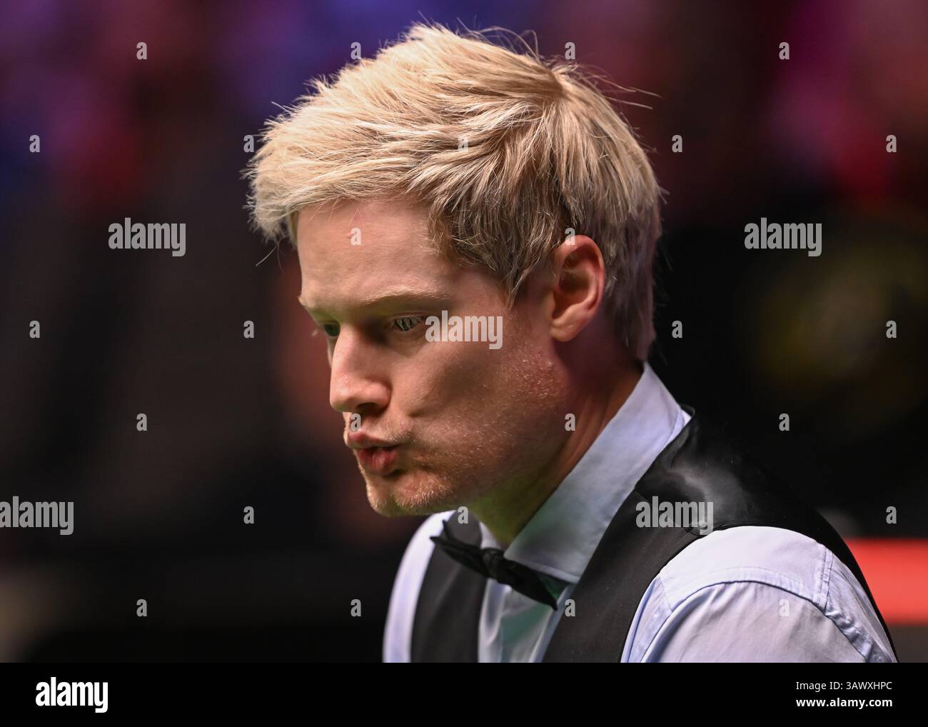 Sheffield, UK. 20th Apr, 2025. Neil Robertson reacts during his Round 1 ...