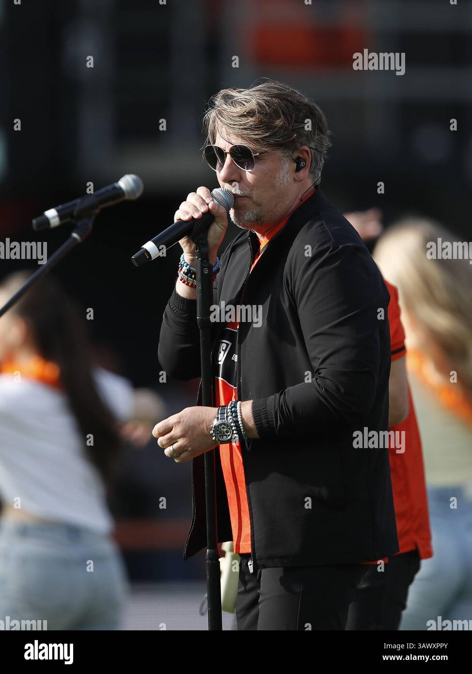 VOLENDAM - Performance 3J's Jan Dulles at halftime during the Dutch ...