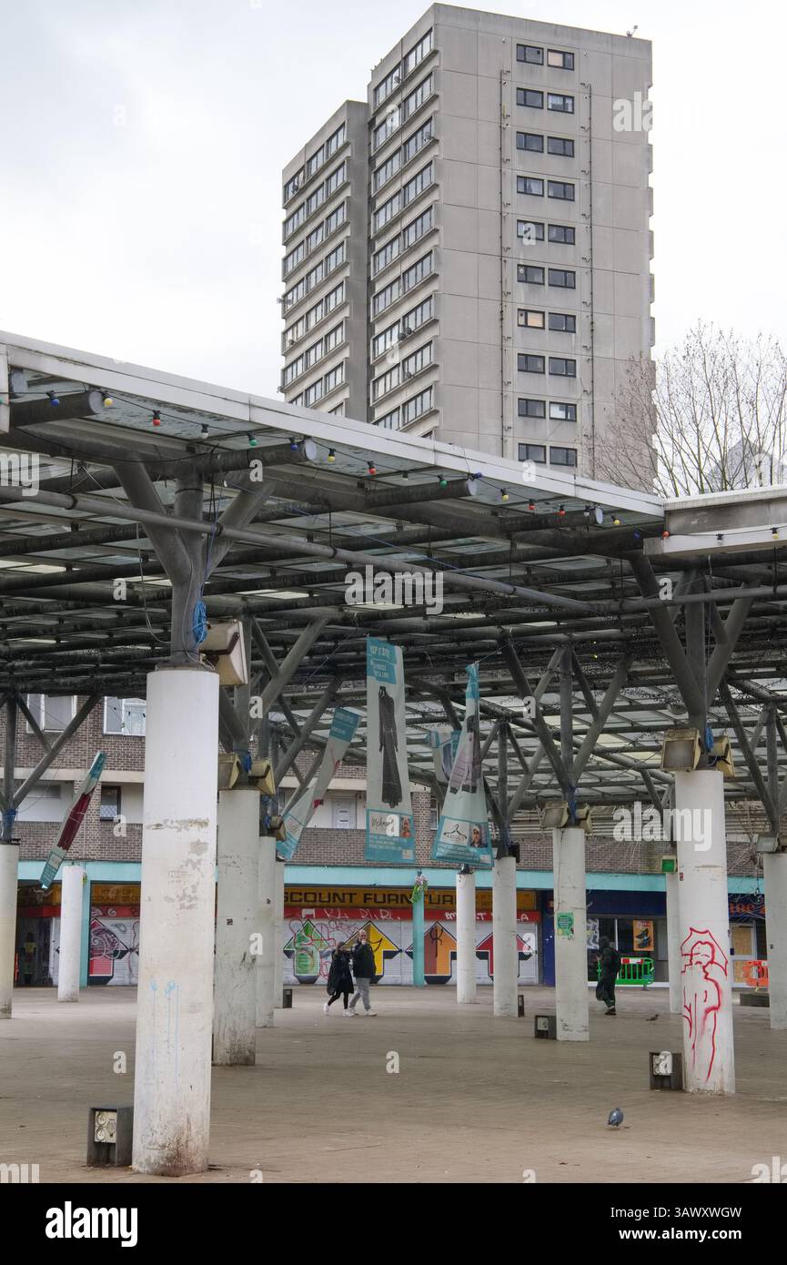 Flats high rise tower block fitzgerald house hi-res stock photography ...