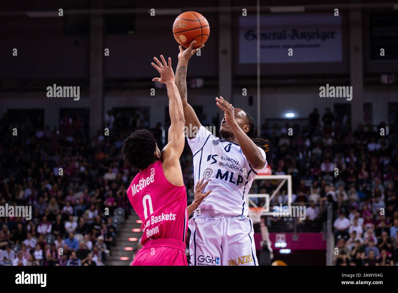Bonn, Deutschland. 20th Apr, 2025. DJ Horne (MLP Academics Heidelberg ...