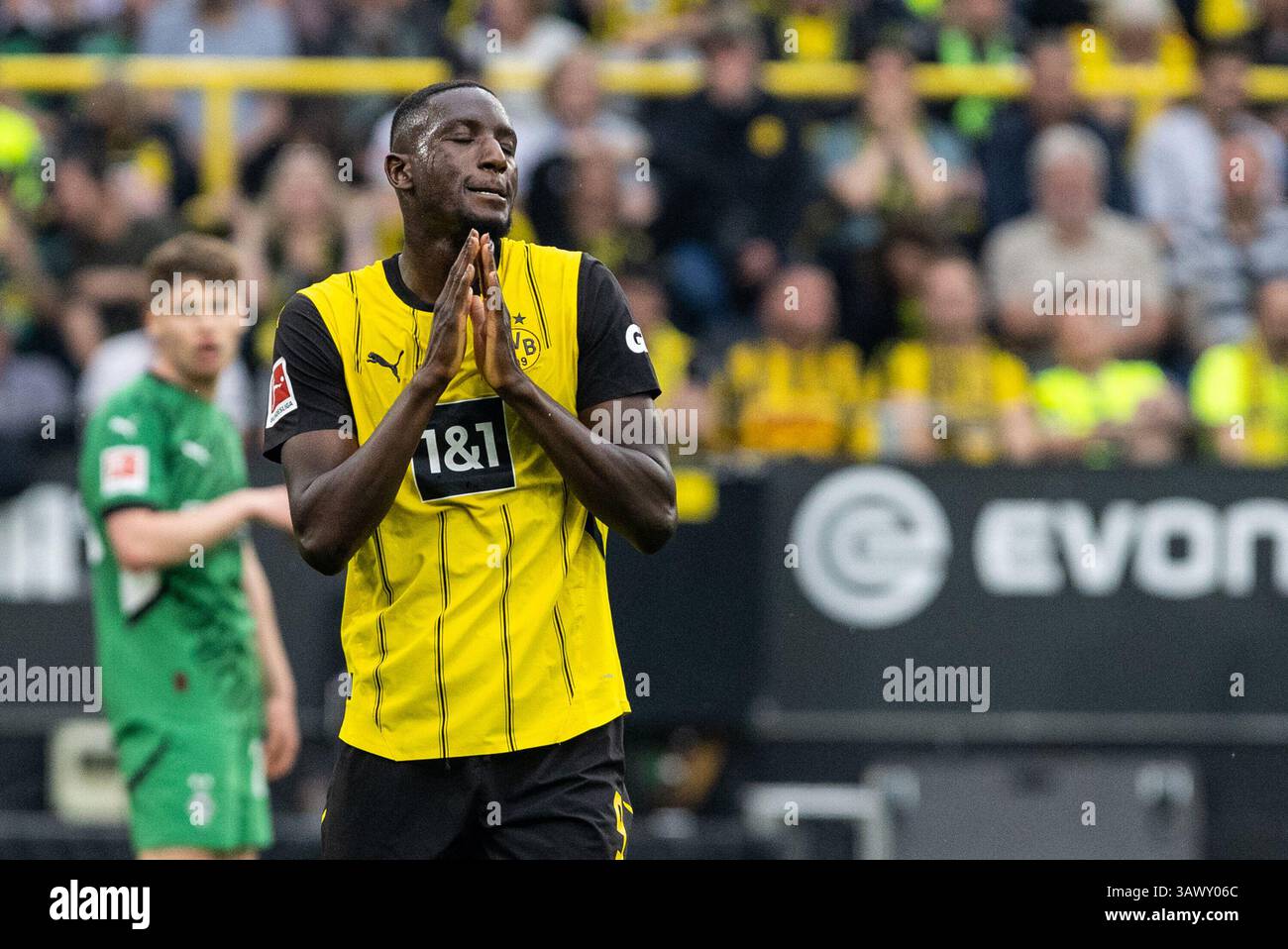 Dortmund, Deutschland. 20th Apr, 2025. Serhou Guirassy (Borussia Dortmund, 9) mit Emotionen ...