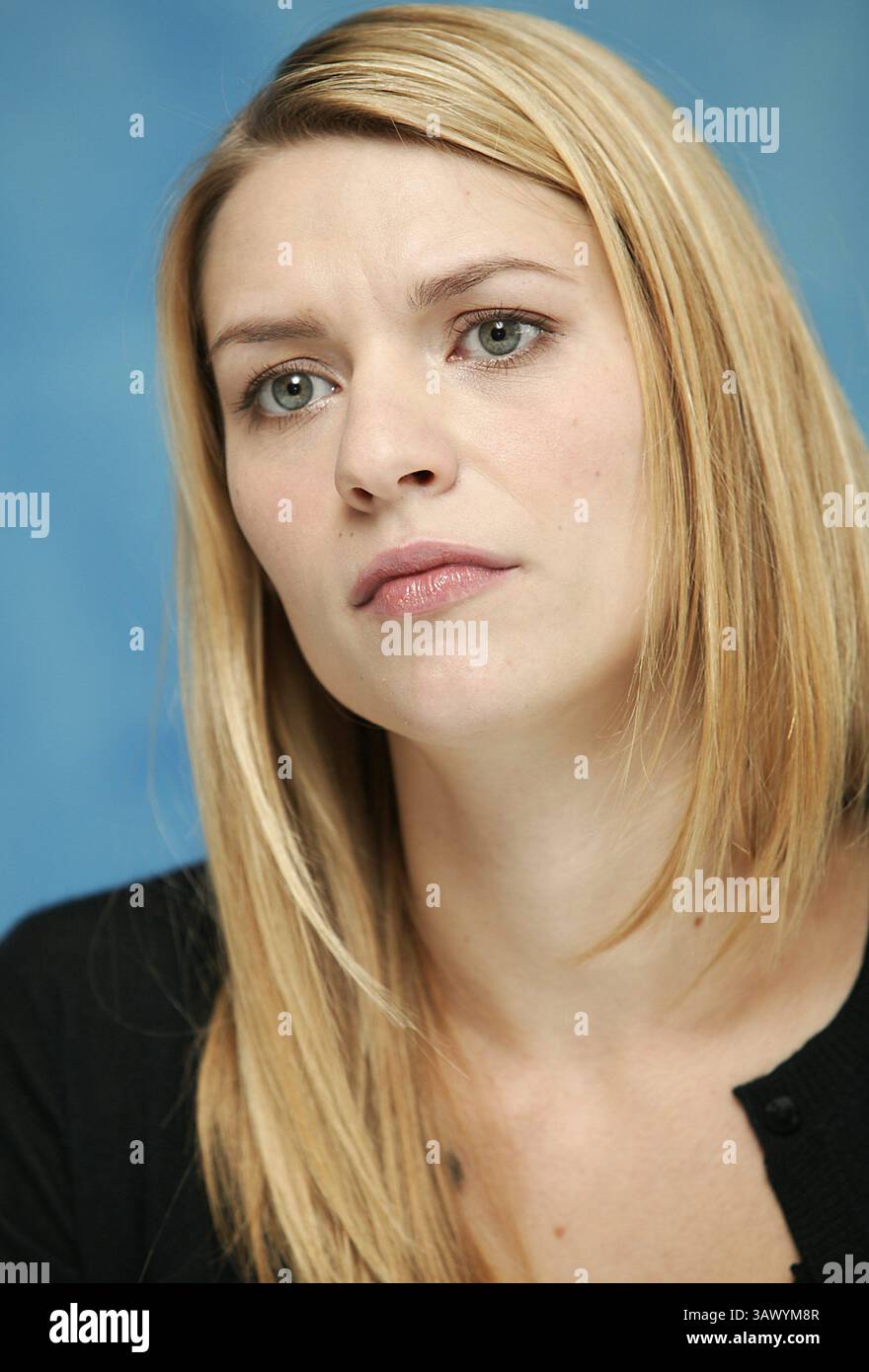 October 13, 2004 - U.S. - Los Angeles, California, U.S. - CLAIRE DANES ...