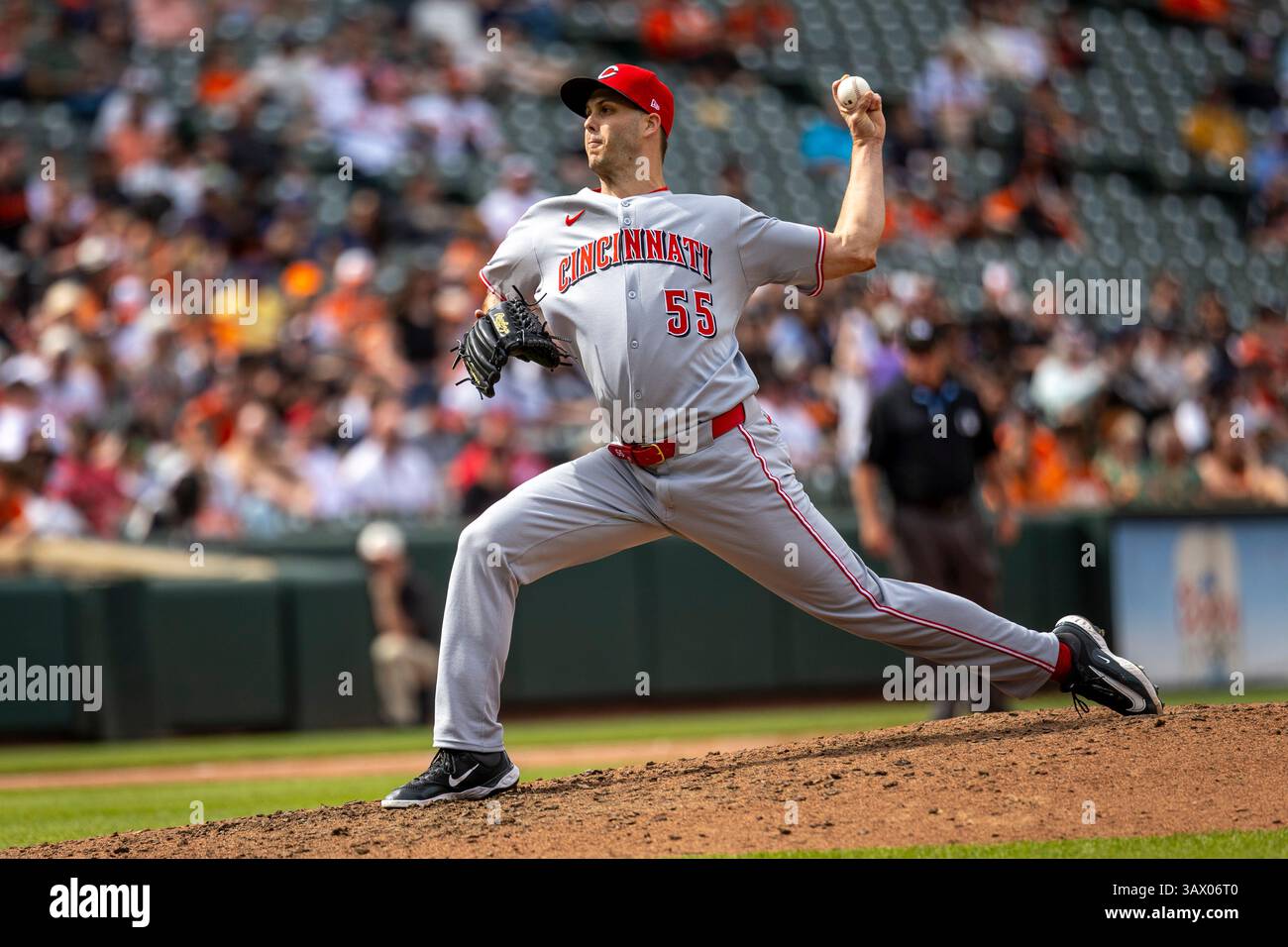 BALTIMORE, MD - APRIL 20: Cincinnati Reds pitcher Taylor Rogers (55 ...