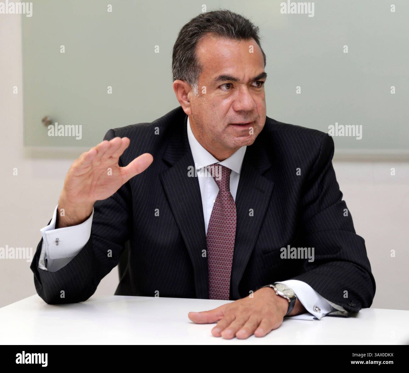 Caja familiar hi-res stock photography and images - Alamy