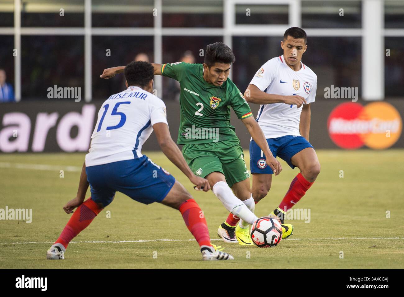 Chile midfielder jean beausejour 15 hi-res stock photography and images ...
